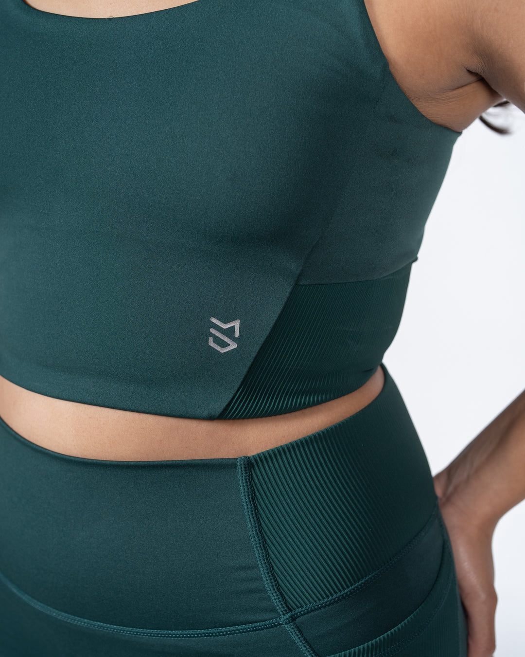 Sleek Cropped Tank Bra – MUSCLE SOLUTION